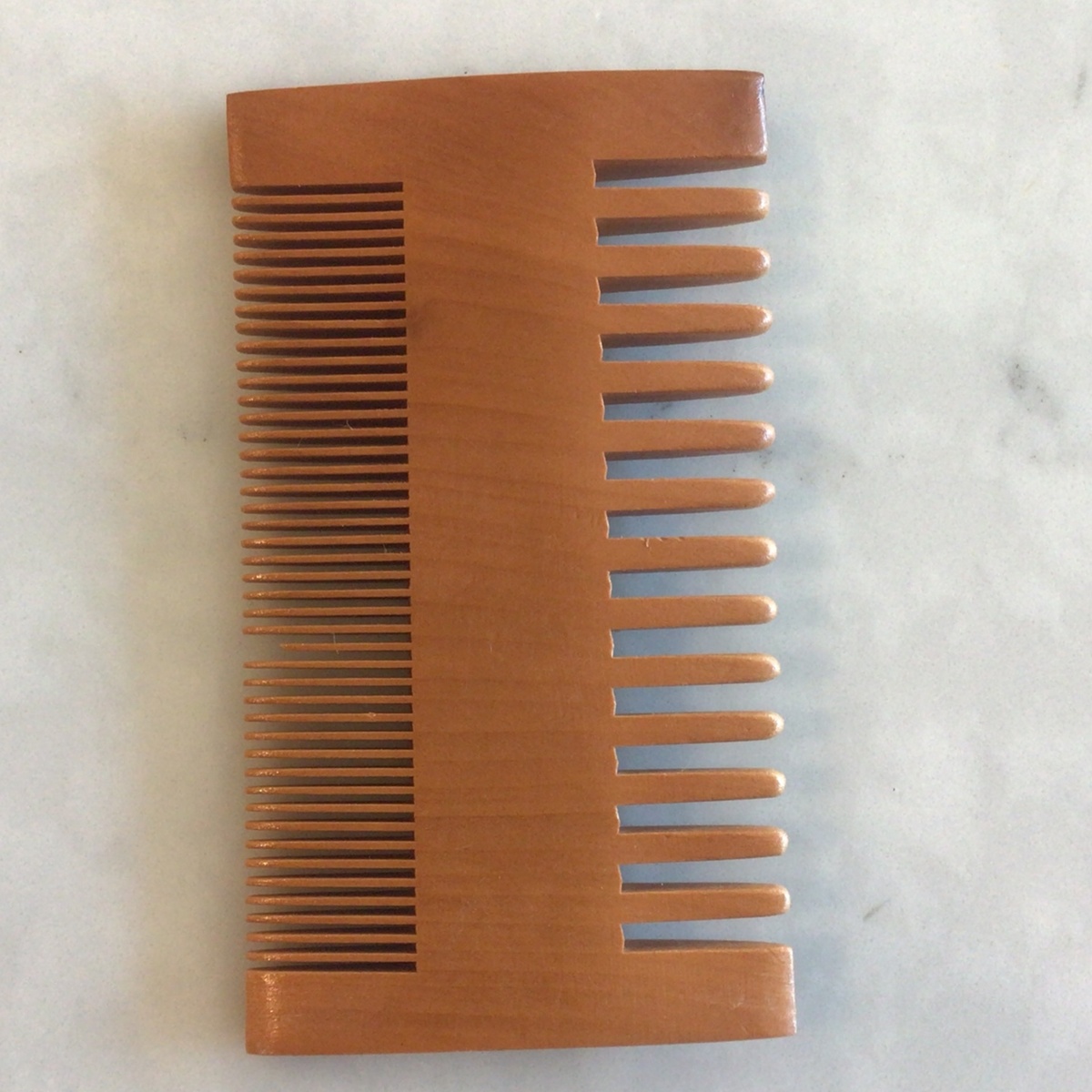 Unbranded – 2-Sided Peach Wood Hair and Beard Comb